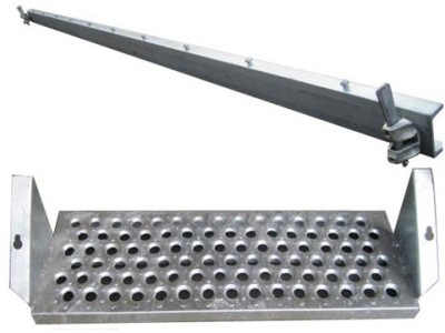 Stair for ringlock- is made up of stringers and treads